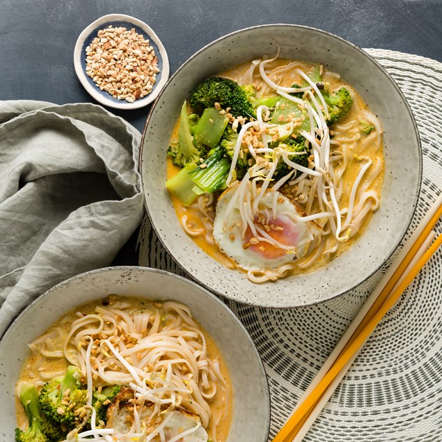 Creamy Veggie Laksa with Rice Noodles & Peanuts - My Food Bag